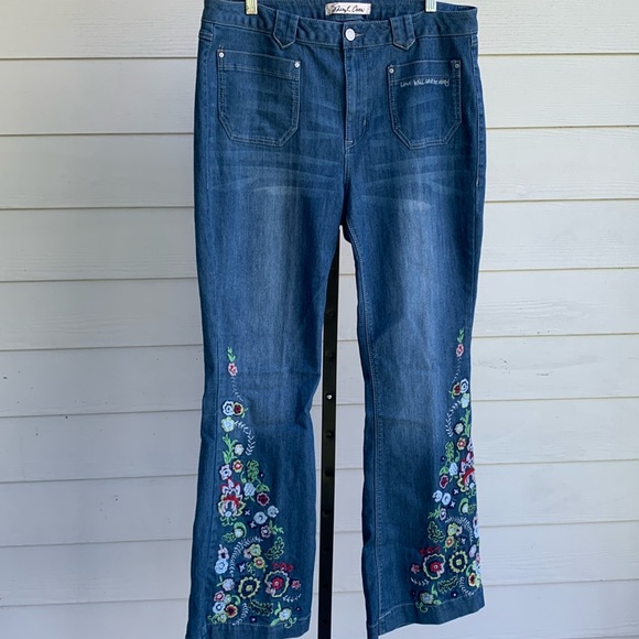 sheryl crow | Jeans | Sheryl Crow Floral Embroidered Flare Jeans 6w ...